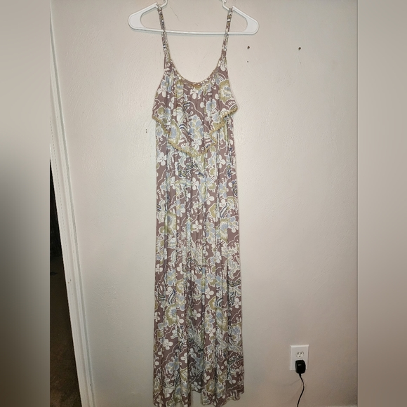 Skemo | Dresses | Skemo Floral Maxi Dress | Poshmark